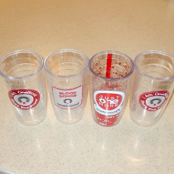 tervis | Dining | 4 Tervis Tumblers One Blood Logo In Great Condition ...